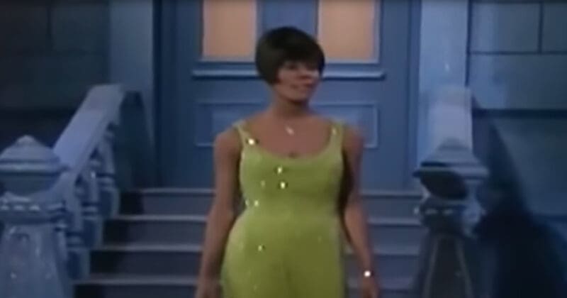 Groove Along to 'Walk on By' Nearly 60 Years After Release - Country Bucket