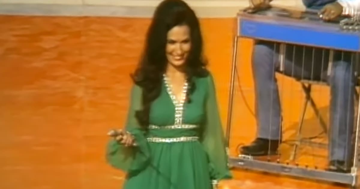 Loretta Lynn sings “You Ain’t Woman Enough” on The Ed Sullivan Show ...