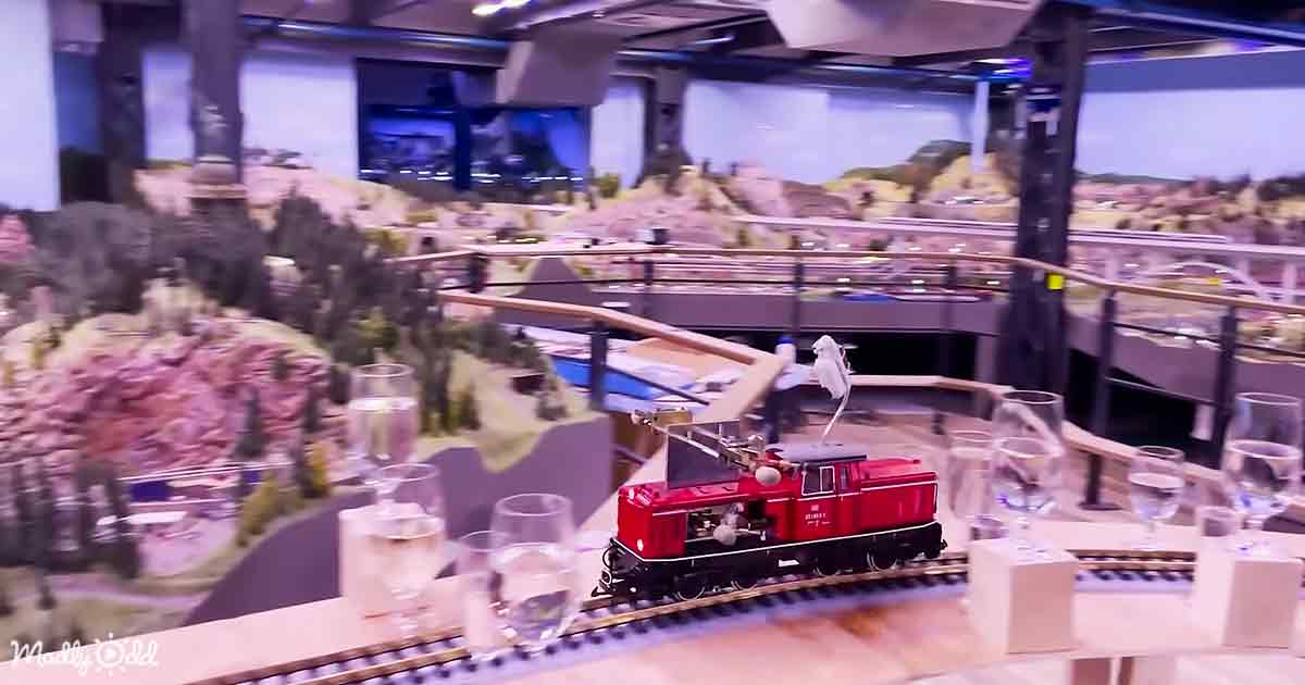 Pocket-Sized Model Train Plays Music - Country Bucket
