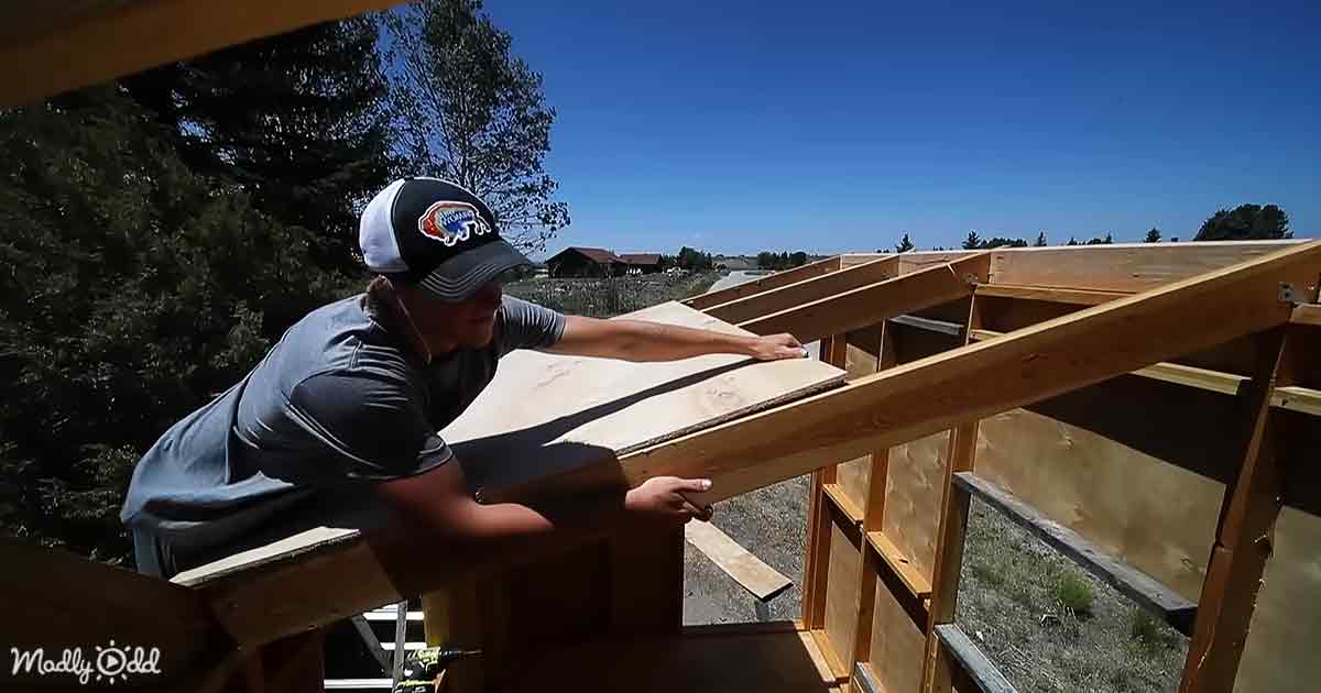 Man builds tiny home of his dreams for under $10k - Country Bucket