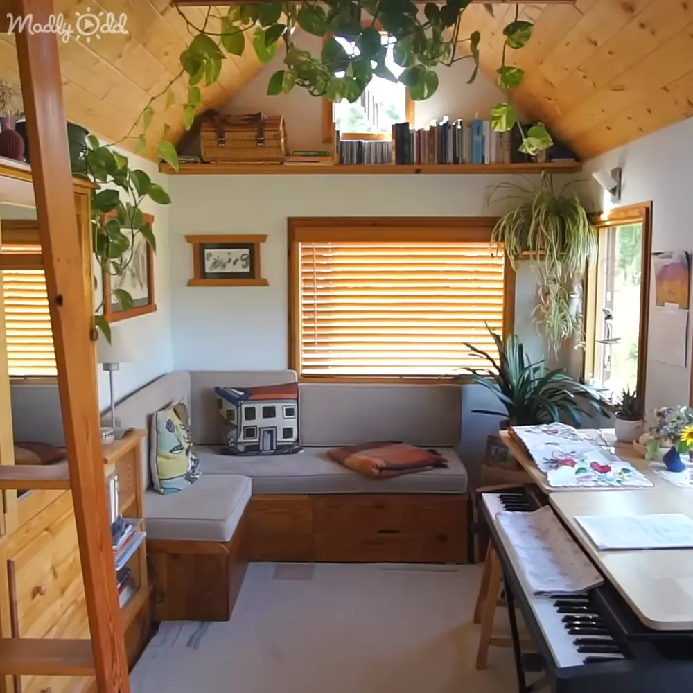 Teacher Trades Classroom For Affordable Freedom With Her Custom Tiny ...