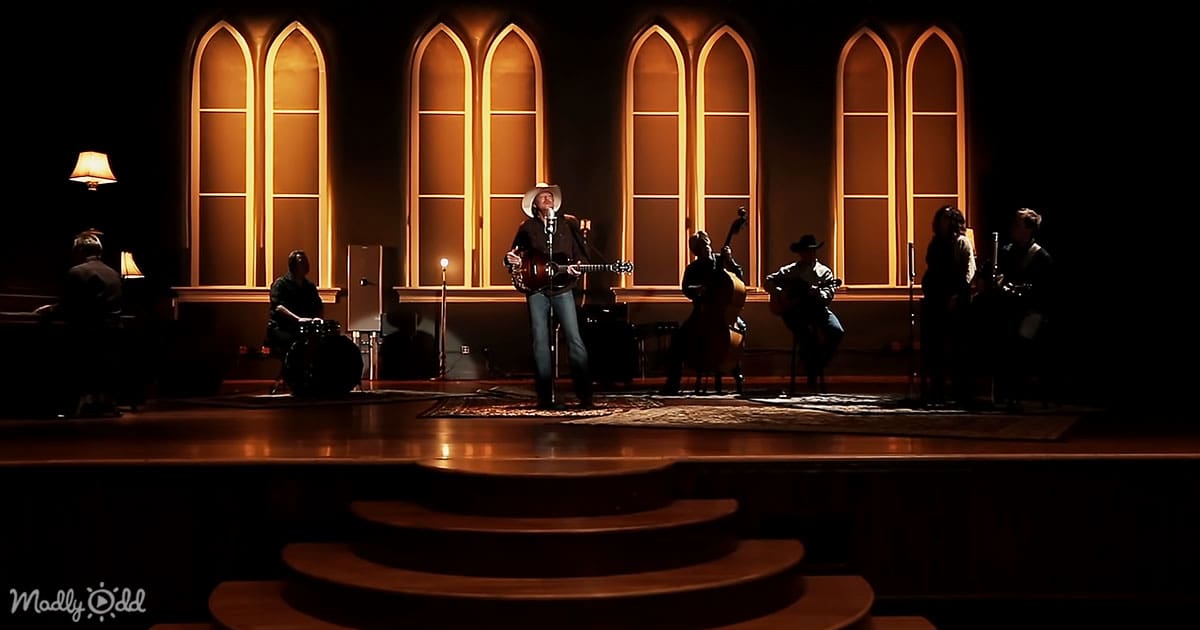 ‘Amazing Grace’: Alan Jackson Delivers Hauntingly Beautiful Performance ...